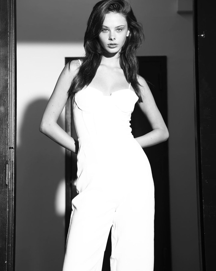 Meika Woollard image