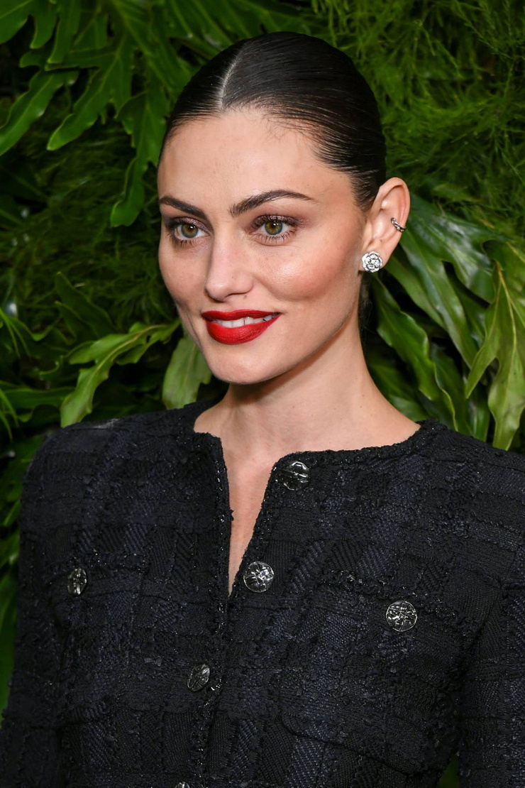 Picture of Phoebe Tonkin
