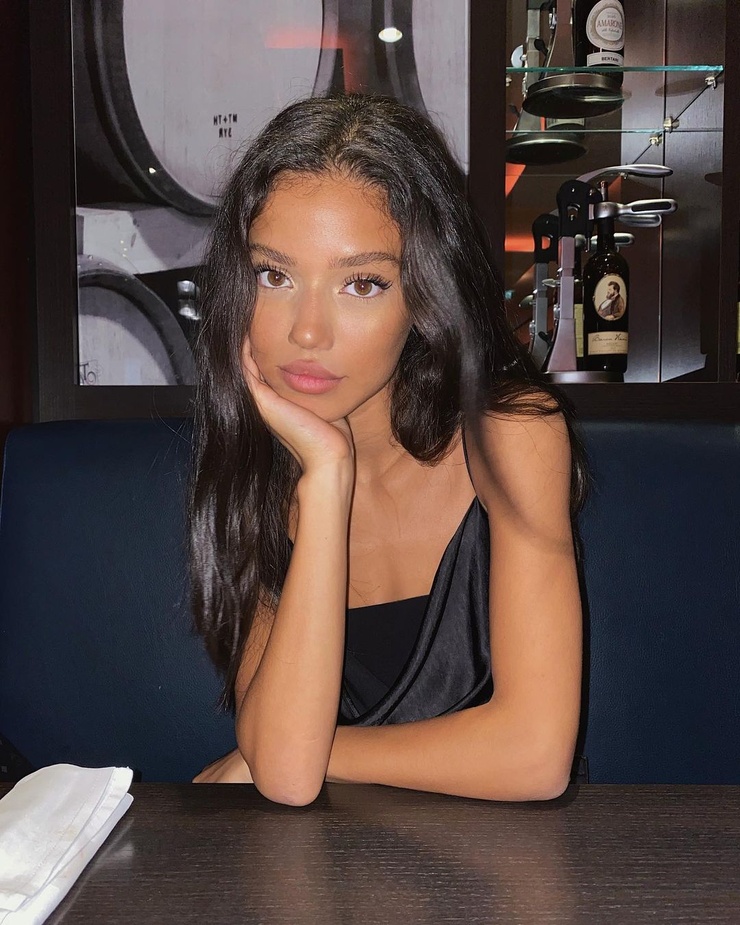 Image of dina denoire