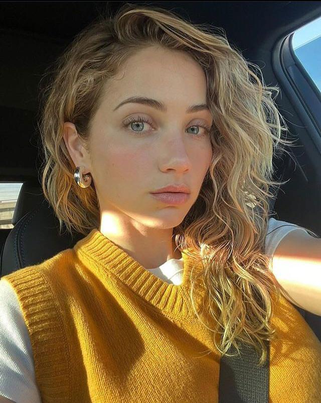 Picture of Emily Rudd