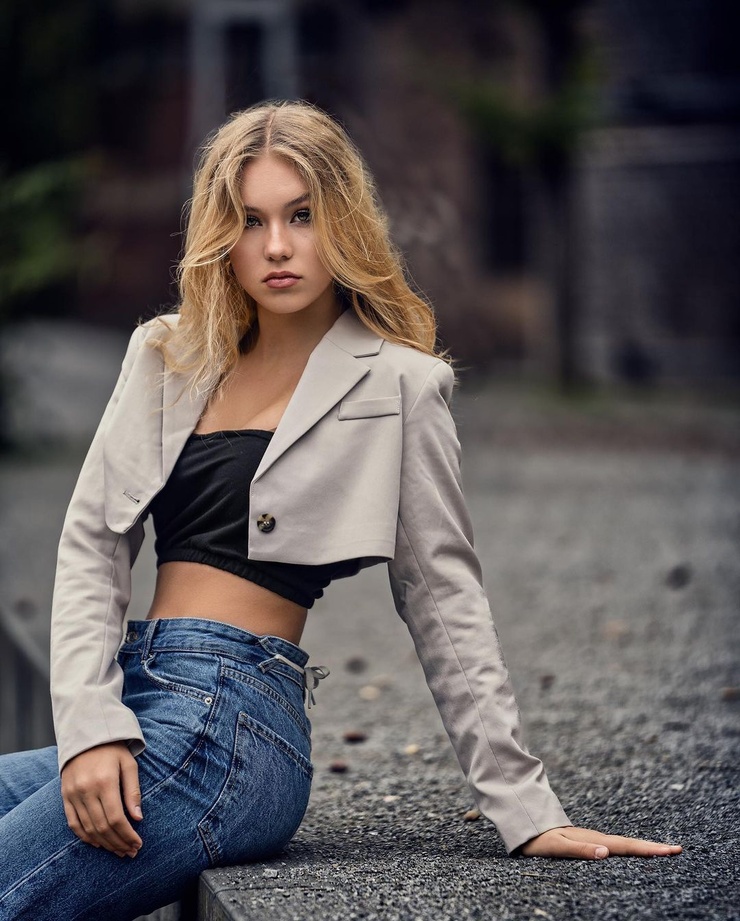 Listal - List the stuff you love! Movies, TV, music, games and books