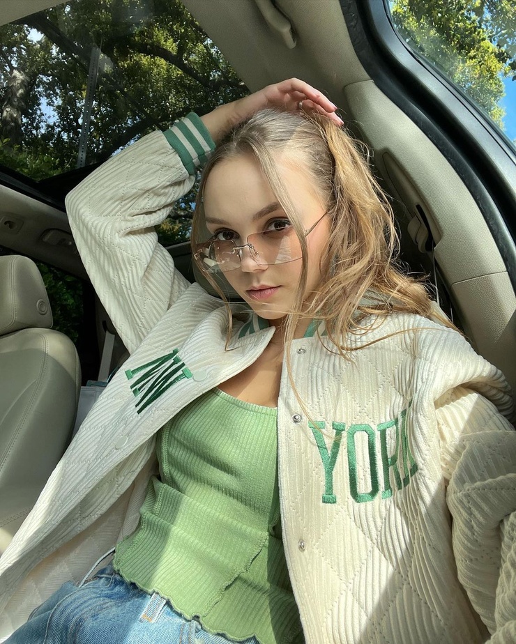 Picture of Savannah May