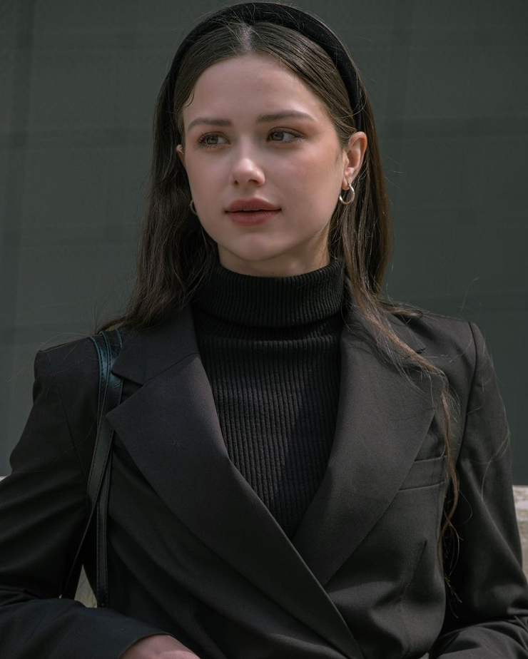 Picture of Lisa Rosh