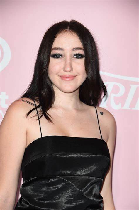 Noah Cyrus picture
