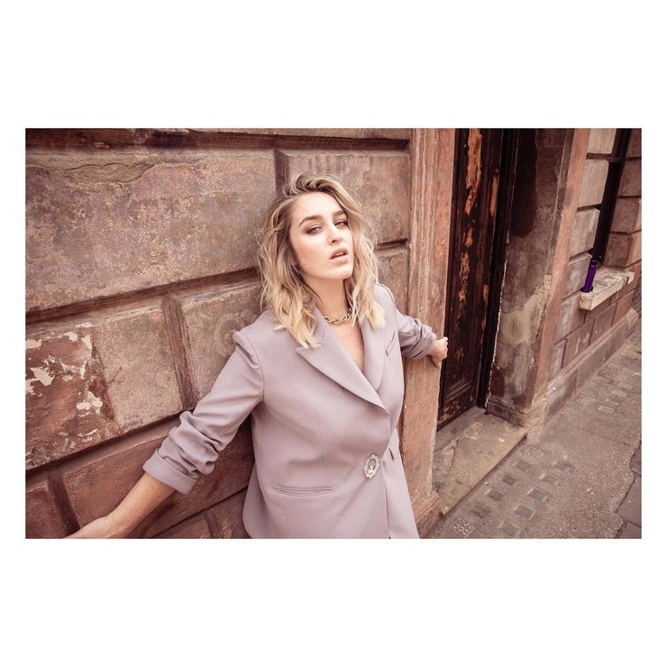 Picture of Danielle Galligan