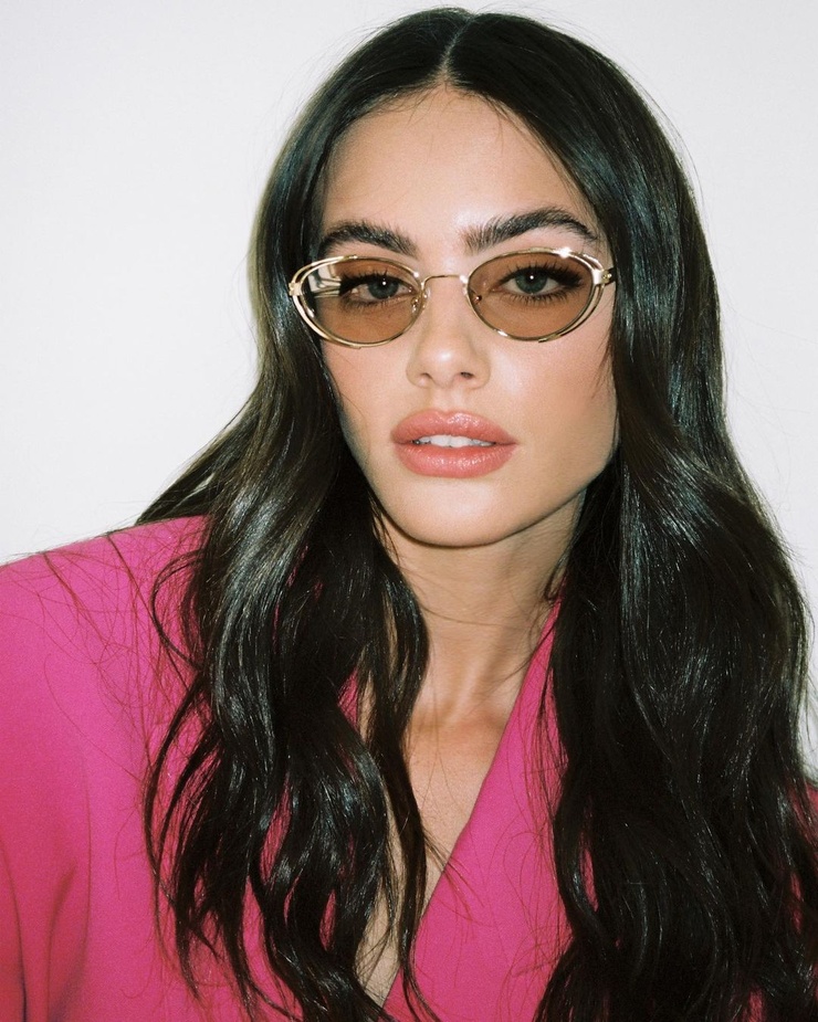 Picture of Yael Shelbia