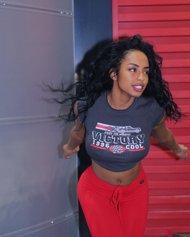 Qimmah Russo picture