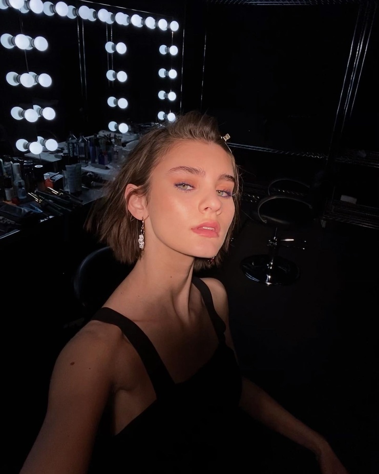 Image of Bec Corosanite