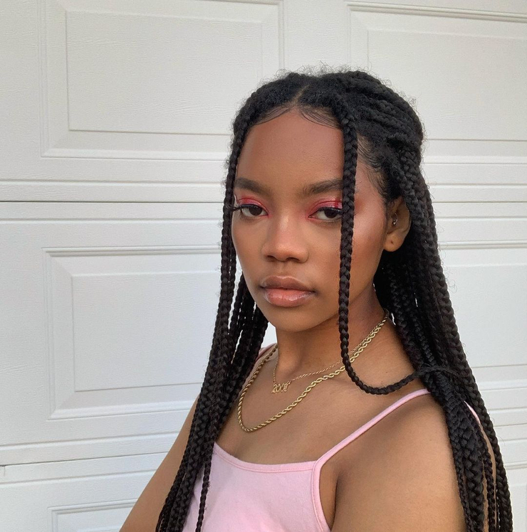 Picture of Gloria Castillo.