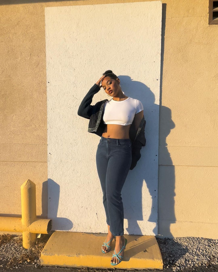 Picture of Gloria Castillo.