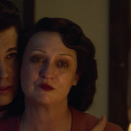 Gladys Presley (Helen Thomson) image