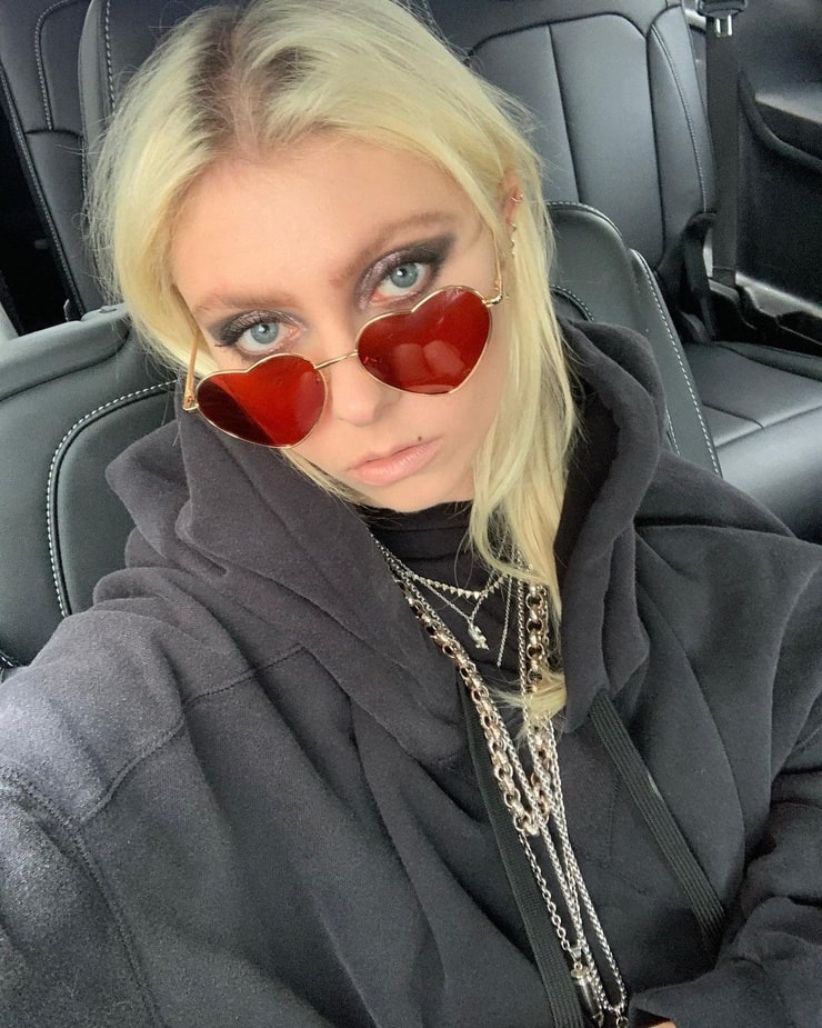 Picture of Taylor Momsen