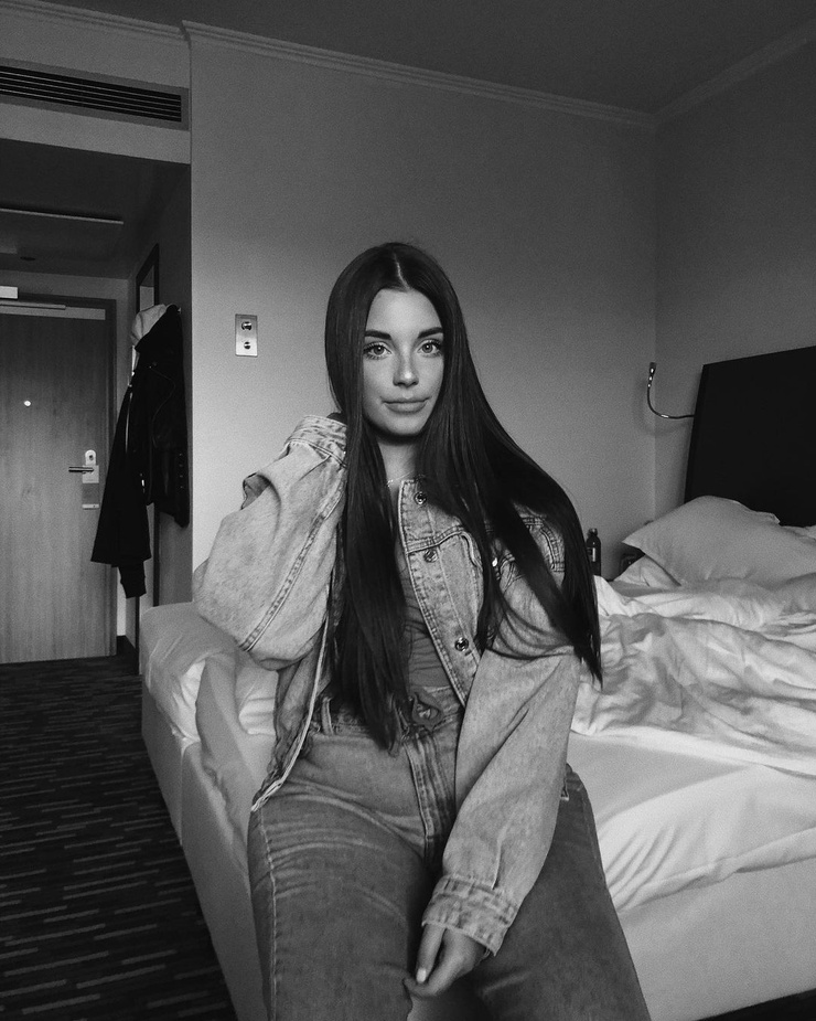 Gina Cristina picture