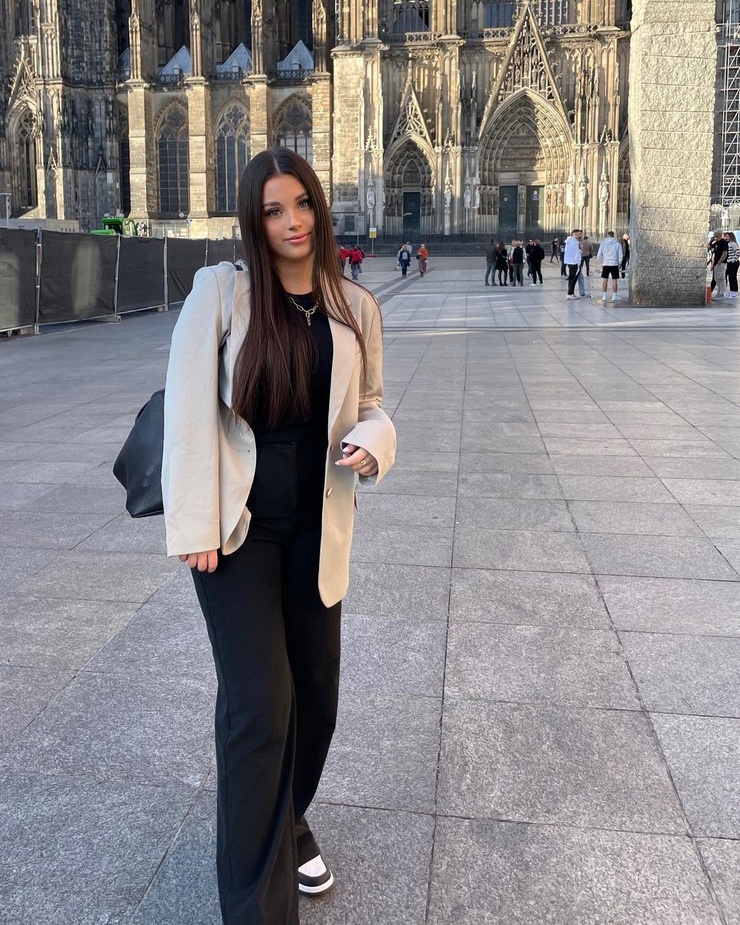 Picture of Gina Cristina