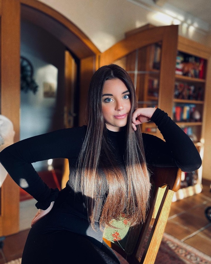 Gina Cristina picture