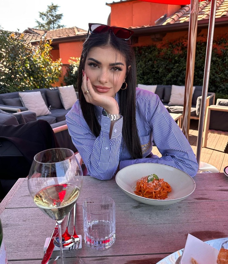 Picture of Elisa Maino