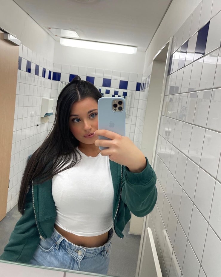 Picture of Gina Cristina