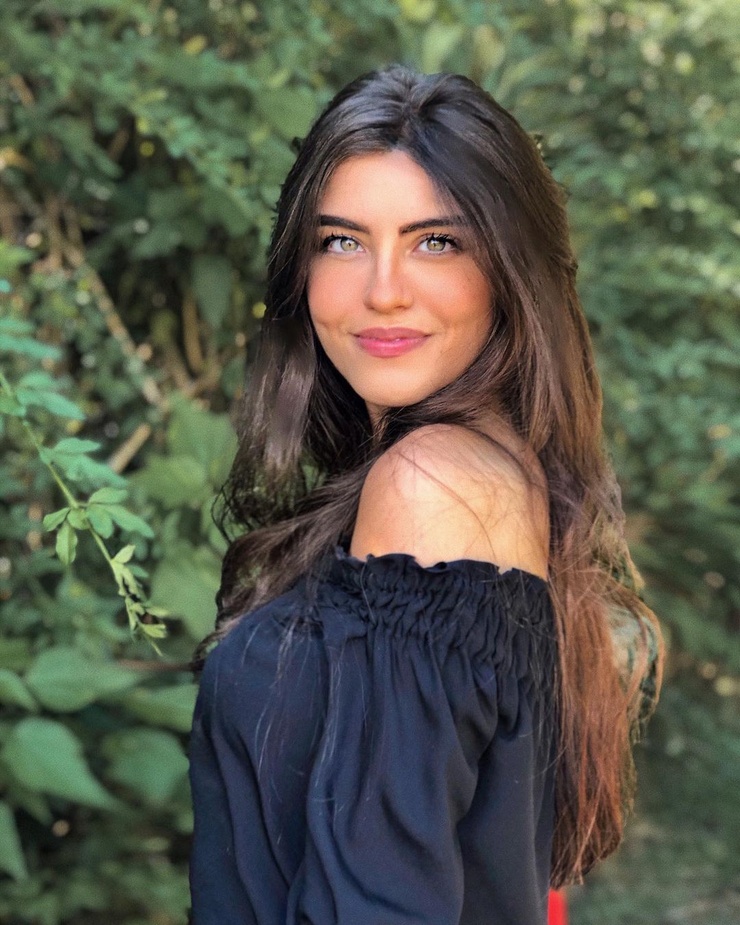 Picture of Nathalia Moura