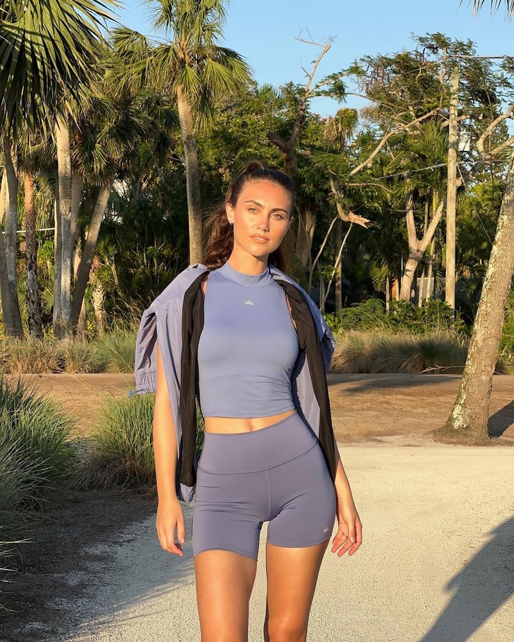 Stephanie Rayner image