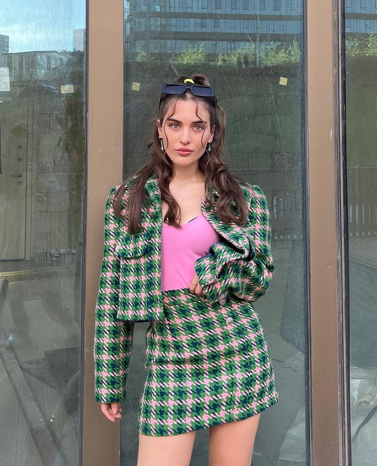 Çagla Simsek picture