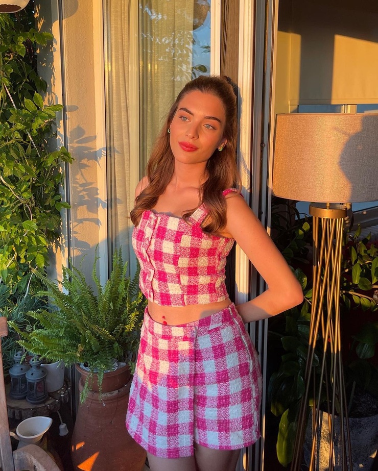 Çagla Simsek picture