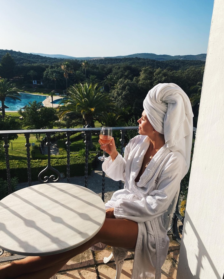 Danni Menzies picture