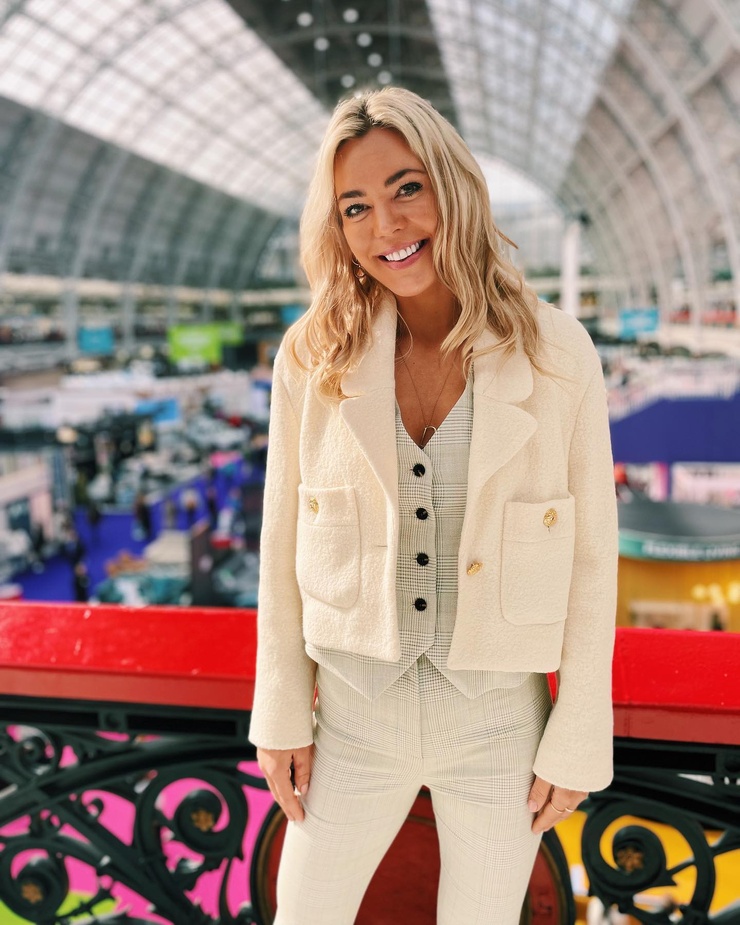 Picture of Danni Menzies