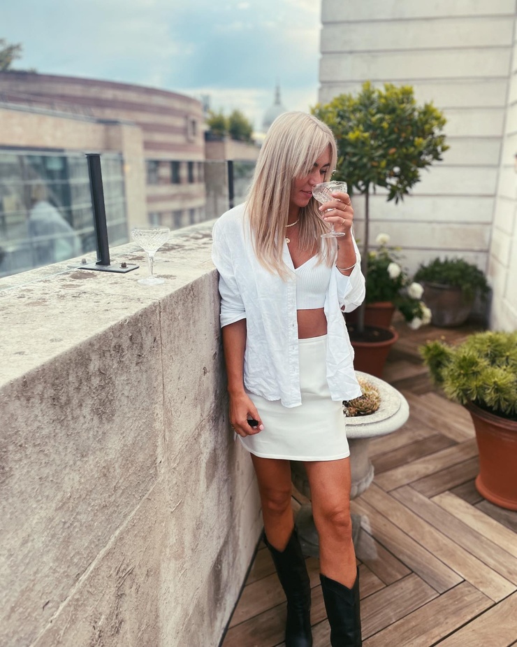 Danni Menzies picture