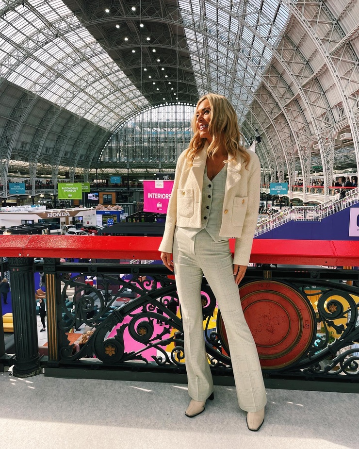 Picture of Danni Menzies