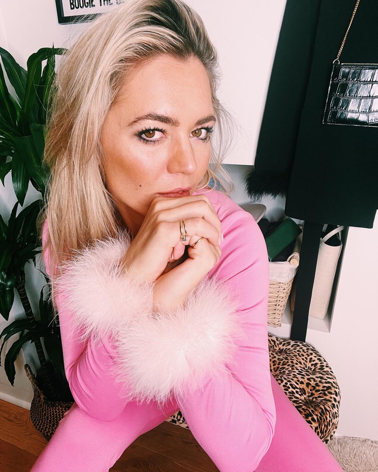 Picture of Danni Menzies