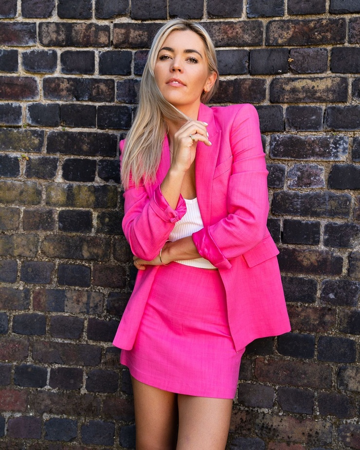 Picture of Danni Menzies