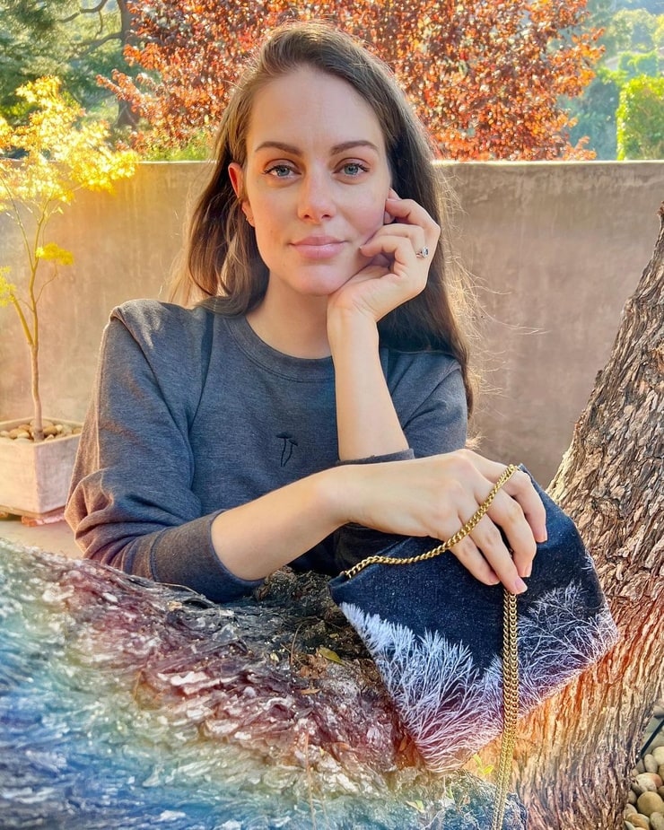 Picture of Julia Voth