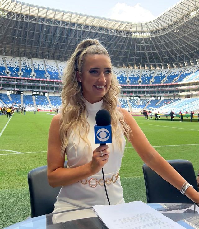 Picture of Poppy Miller (i)