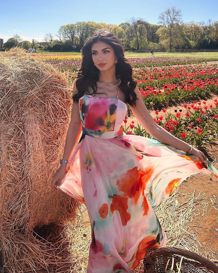 Picture of Elisa Maino