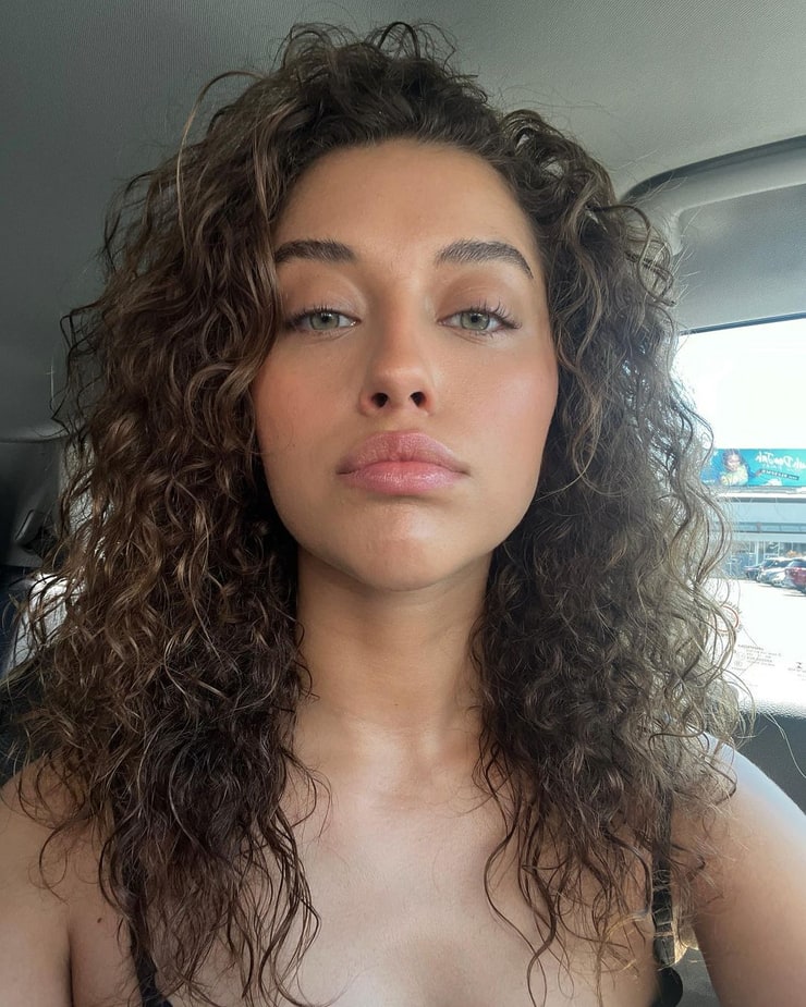 Picture of Caroline Jayna