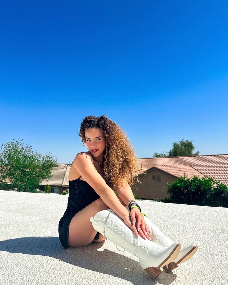 Picture of Sofie Dossi