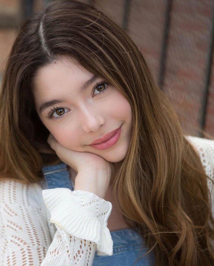 Picture of Angelie Carmen