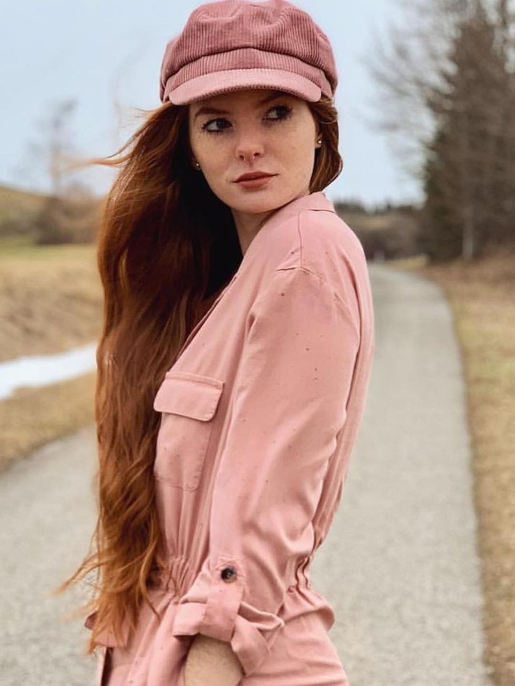 Picture of Laura Roxanna