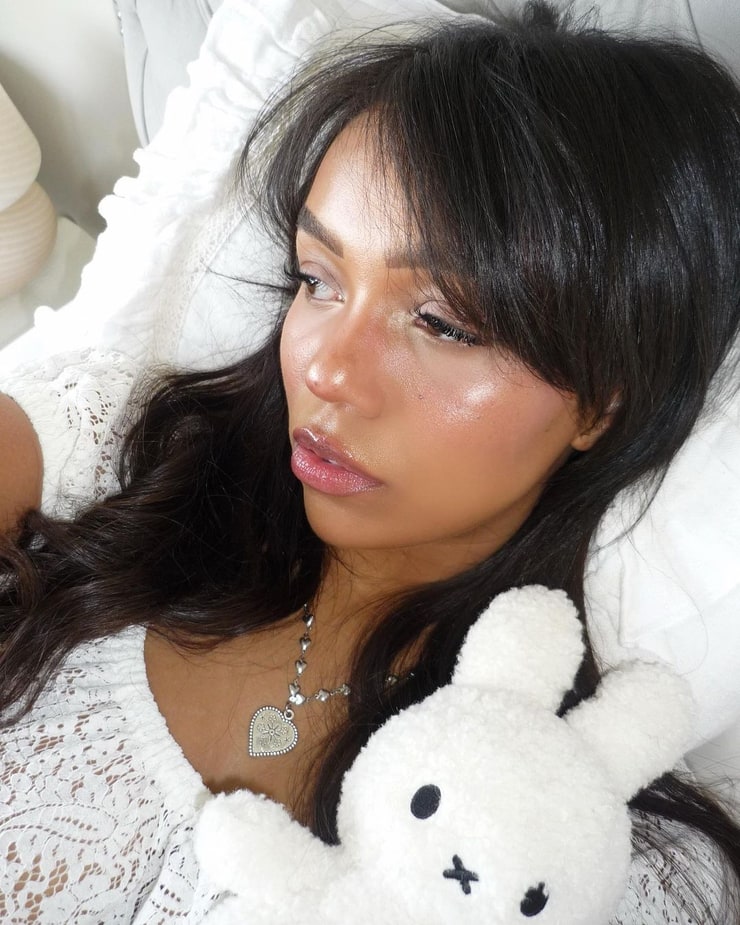 Picture of Daphne Blunt