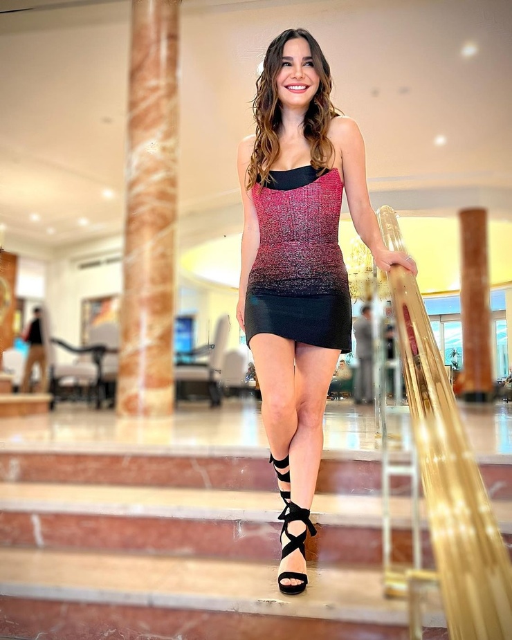 Picture of Martha Higareda