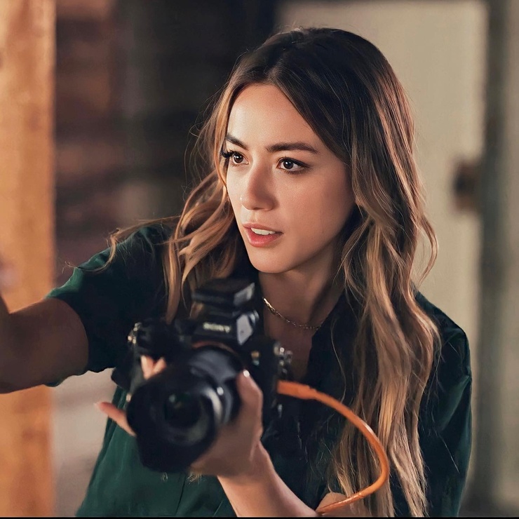 Chloe Bennet image