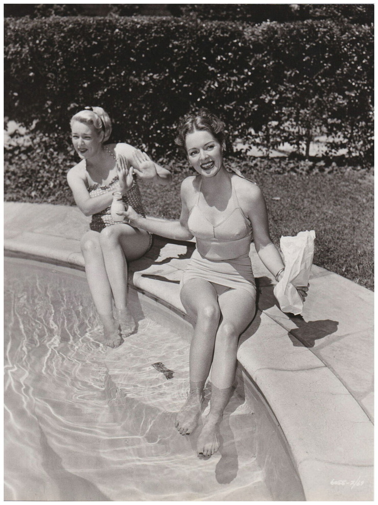 Mary Beth Hughes, Arleen Whelan