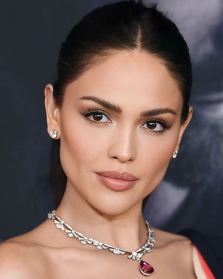 Eiza Gonzalez picture