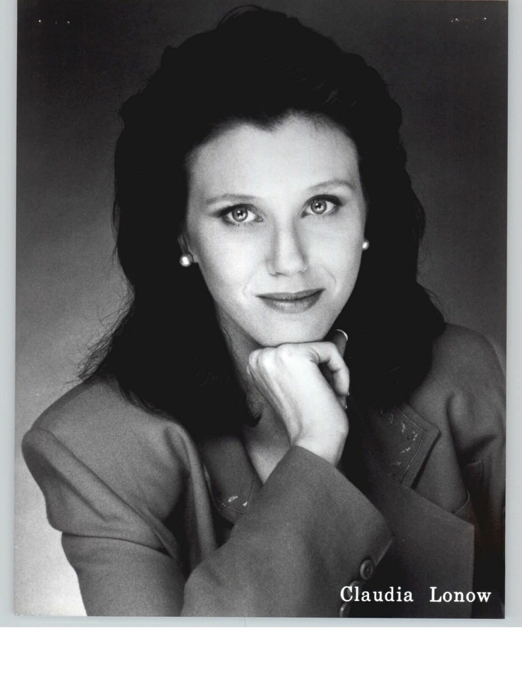 Picture of Claudia Lonow