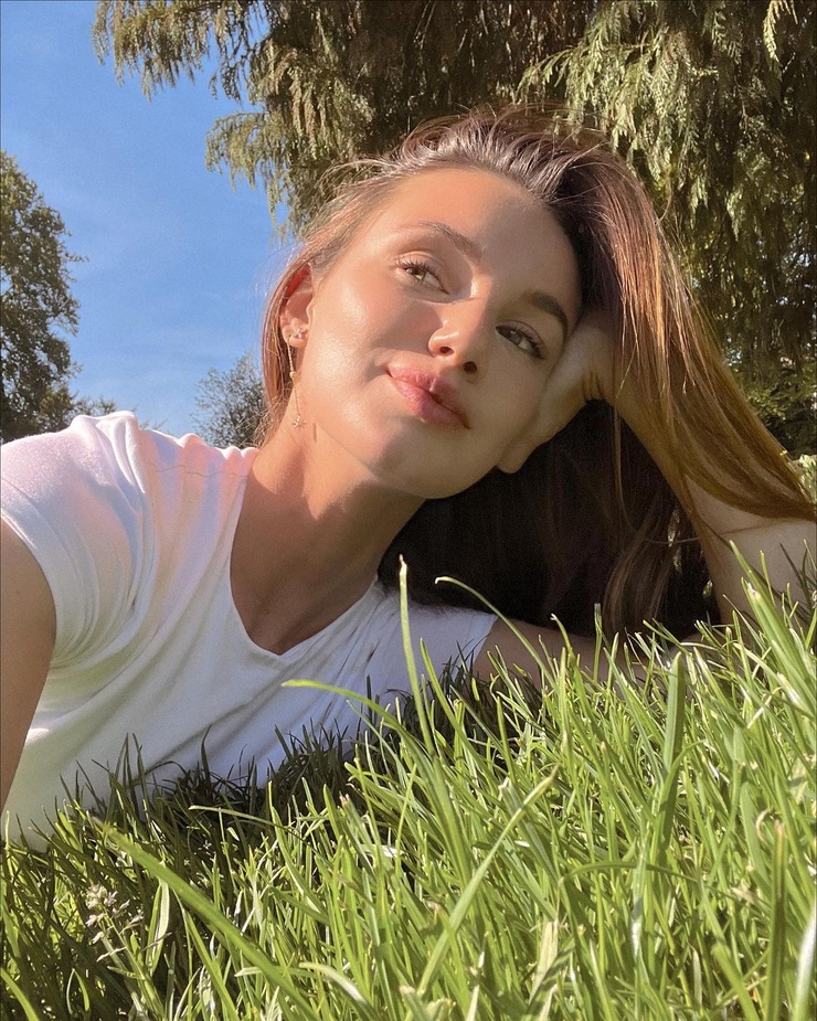 Picture of Hailey Outland