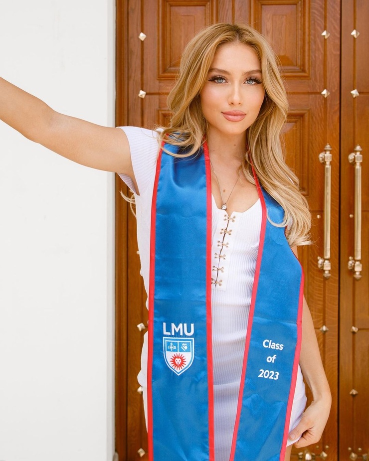 Picture of Heloise Hut