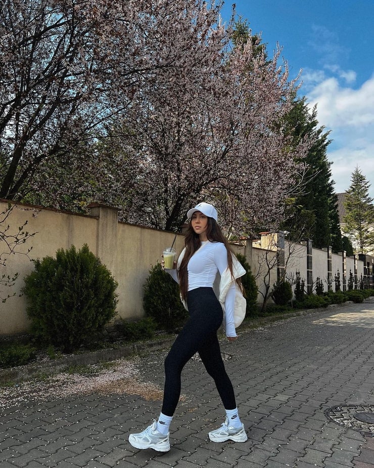 Picture of Nicoleta Bezer