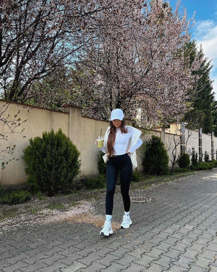 Nicoleta Bezer image