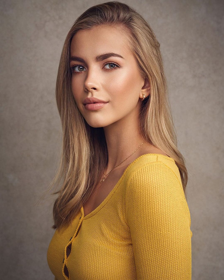 MARIANA BECKOVA image