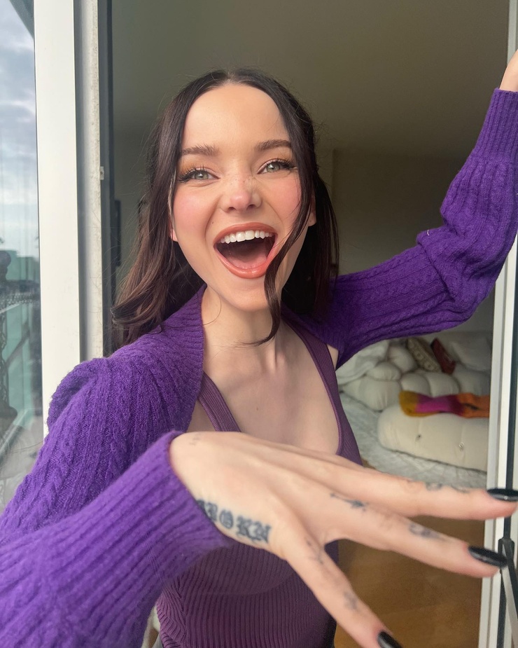 Dove Cameron Image